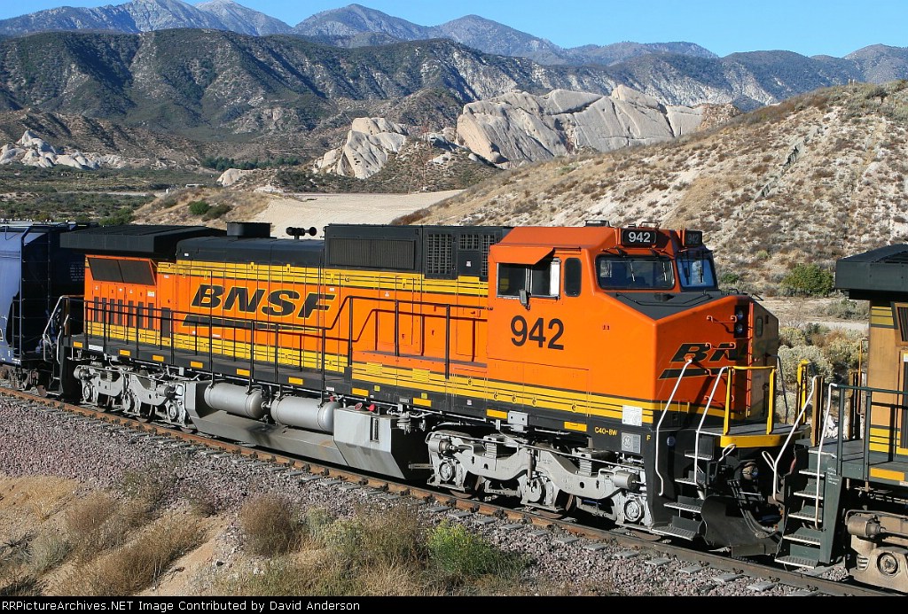 BNSF 942